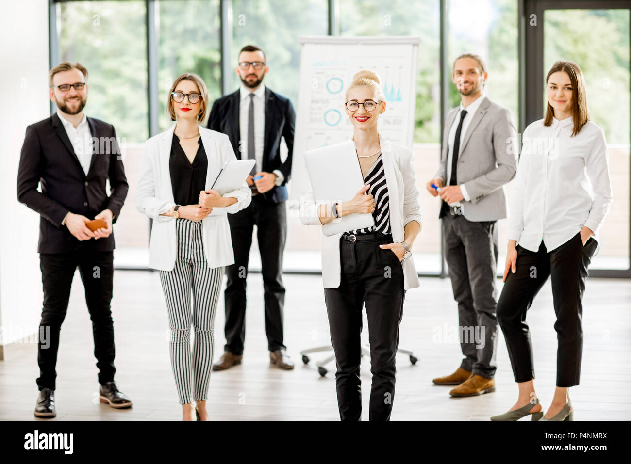 Elegant business team hi-res stock photography and images - Alamy