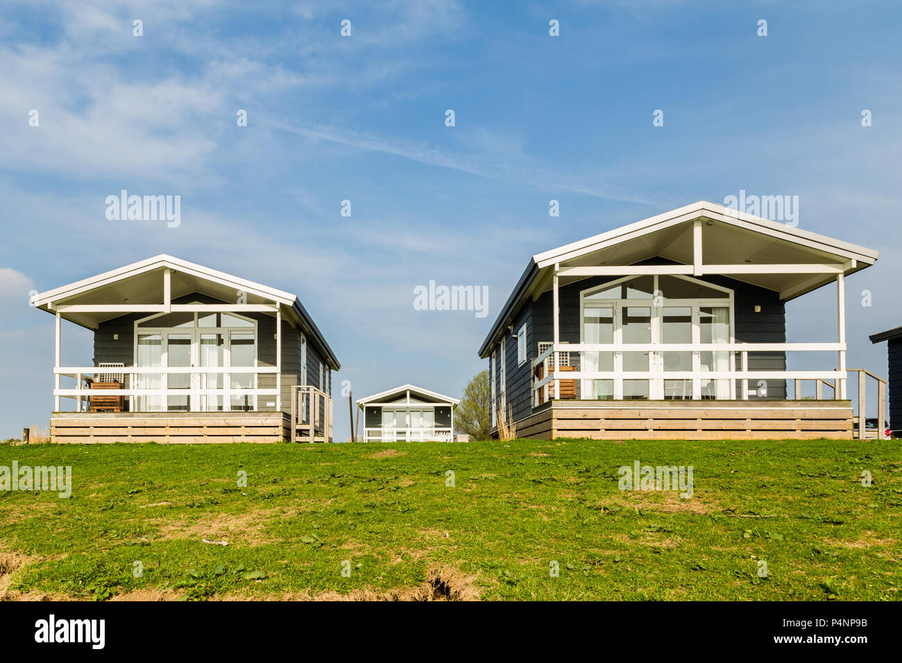 Log Cabin Exterior Holiday Home High Resolution Stock Photography and ...