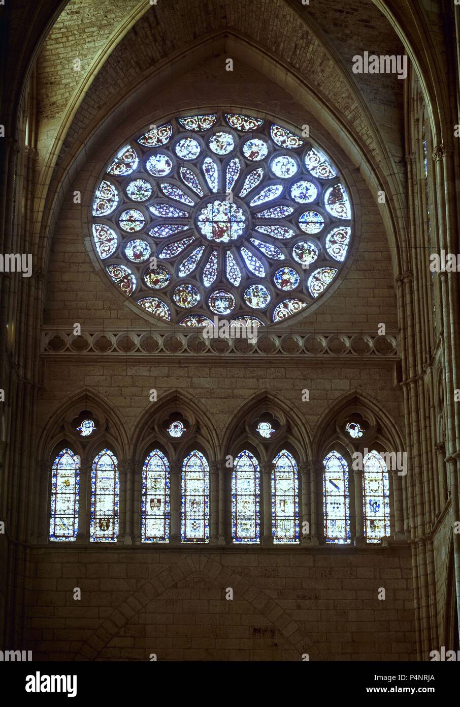 Rose window in the transept. León, stained-glass windows of the ...