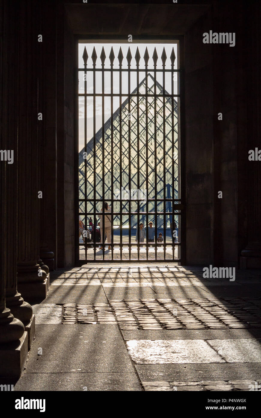 Louvre museum building hi-res stock photography and images - Alamy