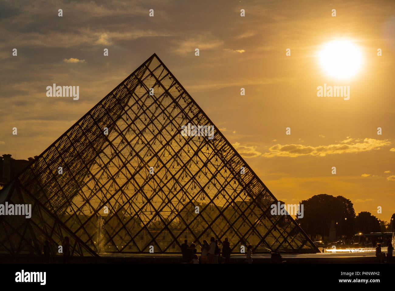 Louvre museum sunset hi-res stock photography and images - Alamy