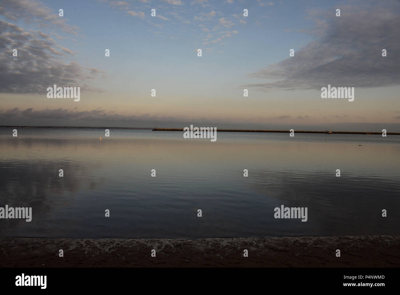 Seashore reflection hi-res stock photography and images - Alamy