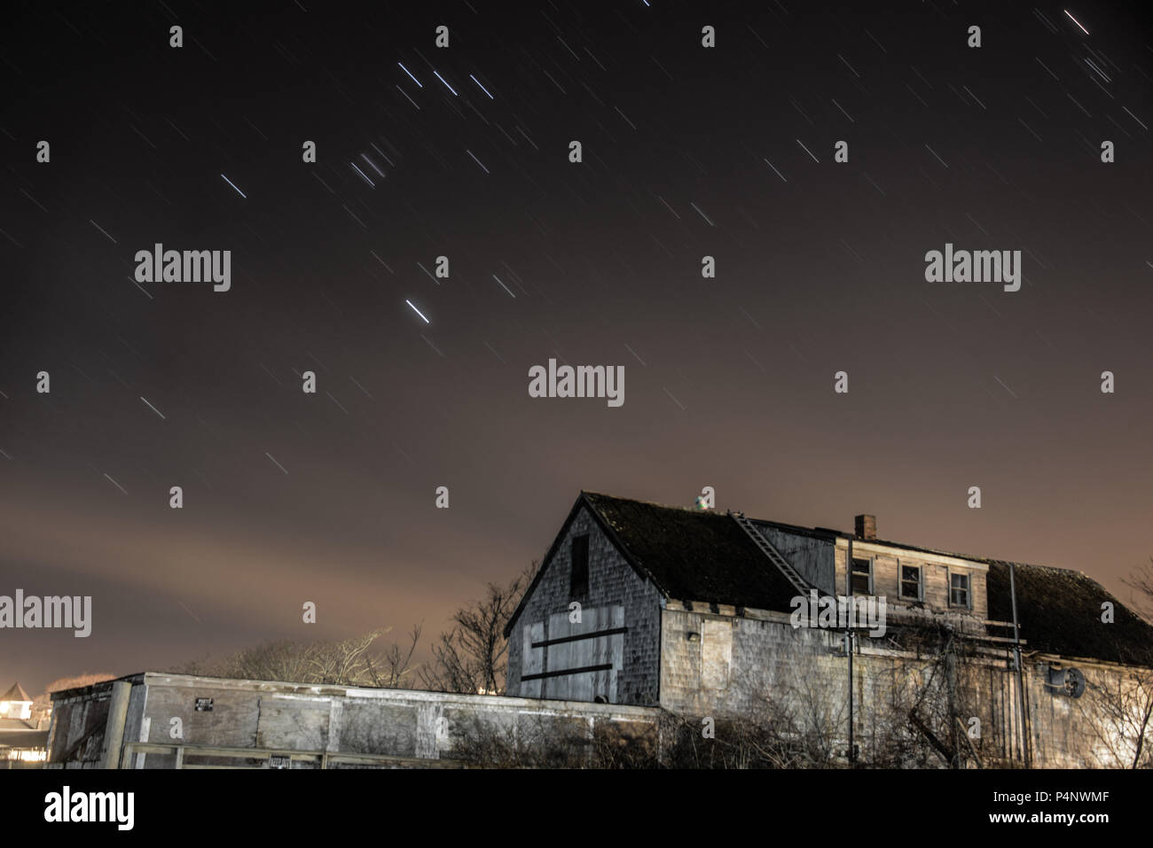 Abandoned building exterior night hi-res stock photography and images ...