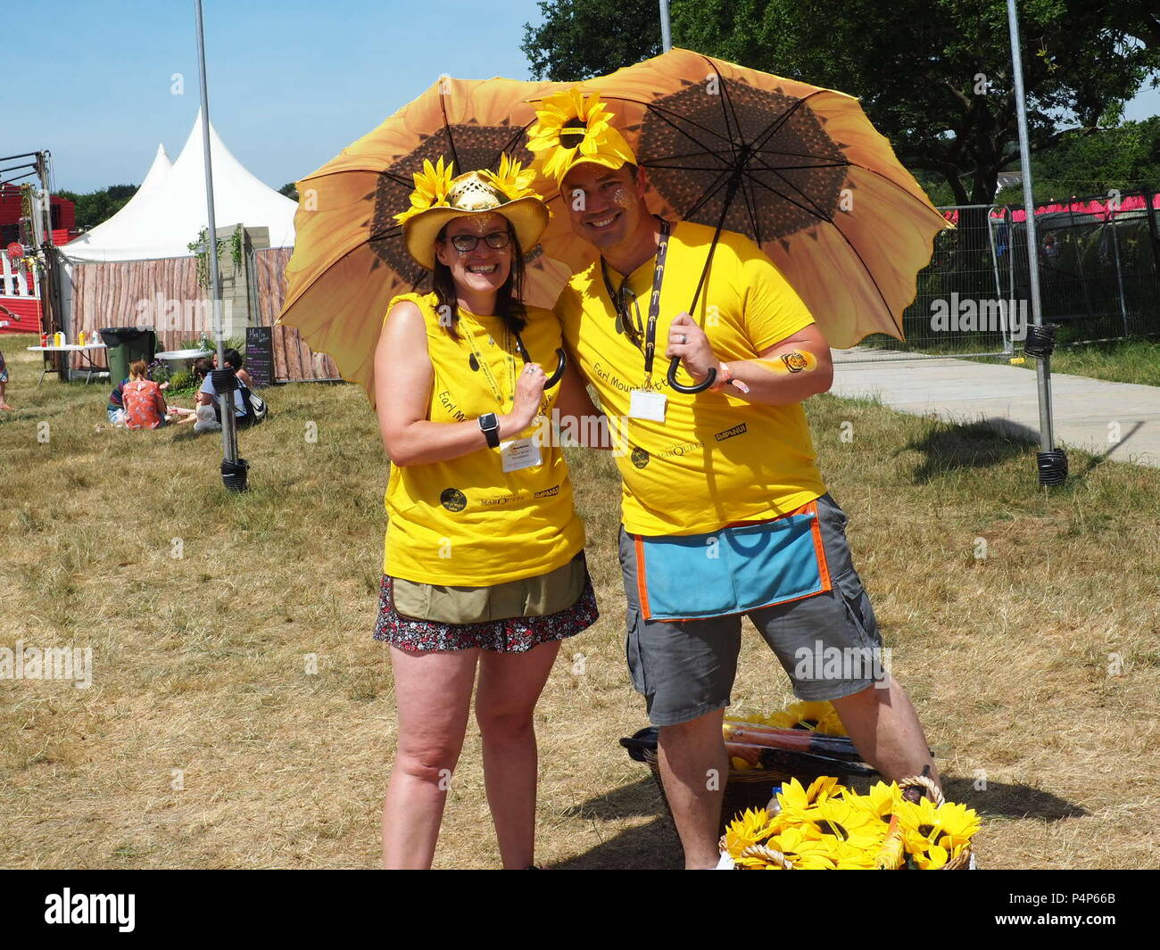 Newport, Isle of Wight. 23rd June 2018. Staff dress sell golden ...