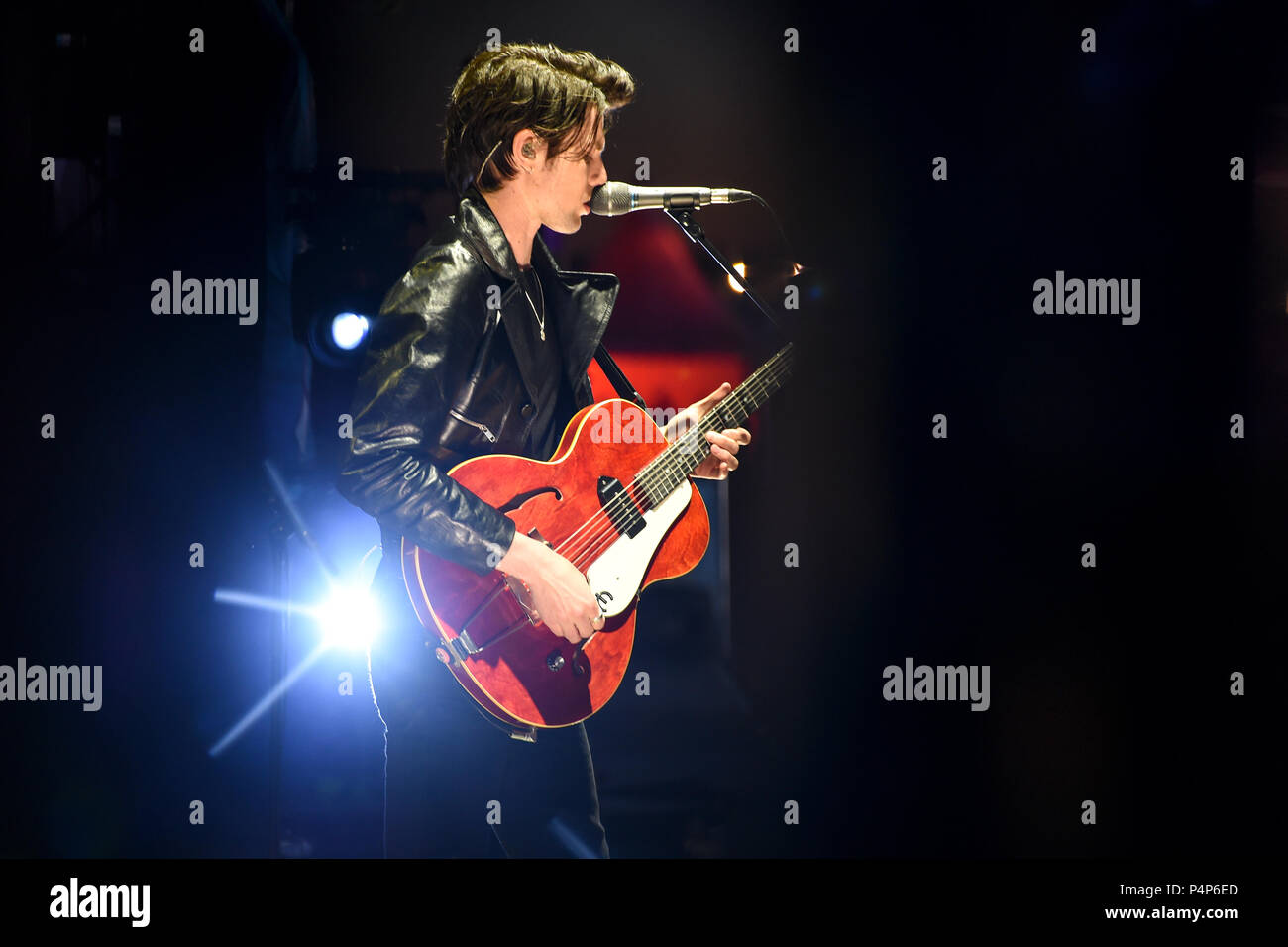 James bay singer 2018 hi-res stock photography and images - Alamy