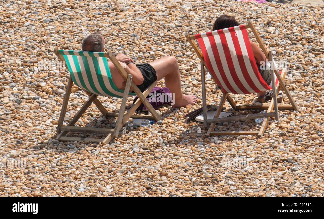 Lyme Regis, Dorset UK. 23rd June 2018. UK Weather: Sunbathers on the ...