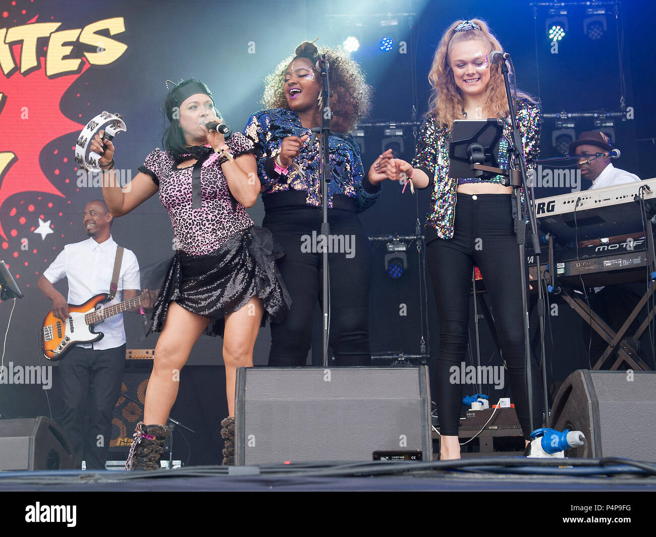 Annabella lwin hi-res stock photography and images - Alamy
