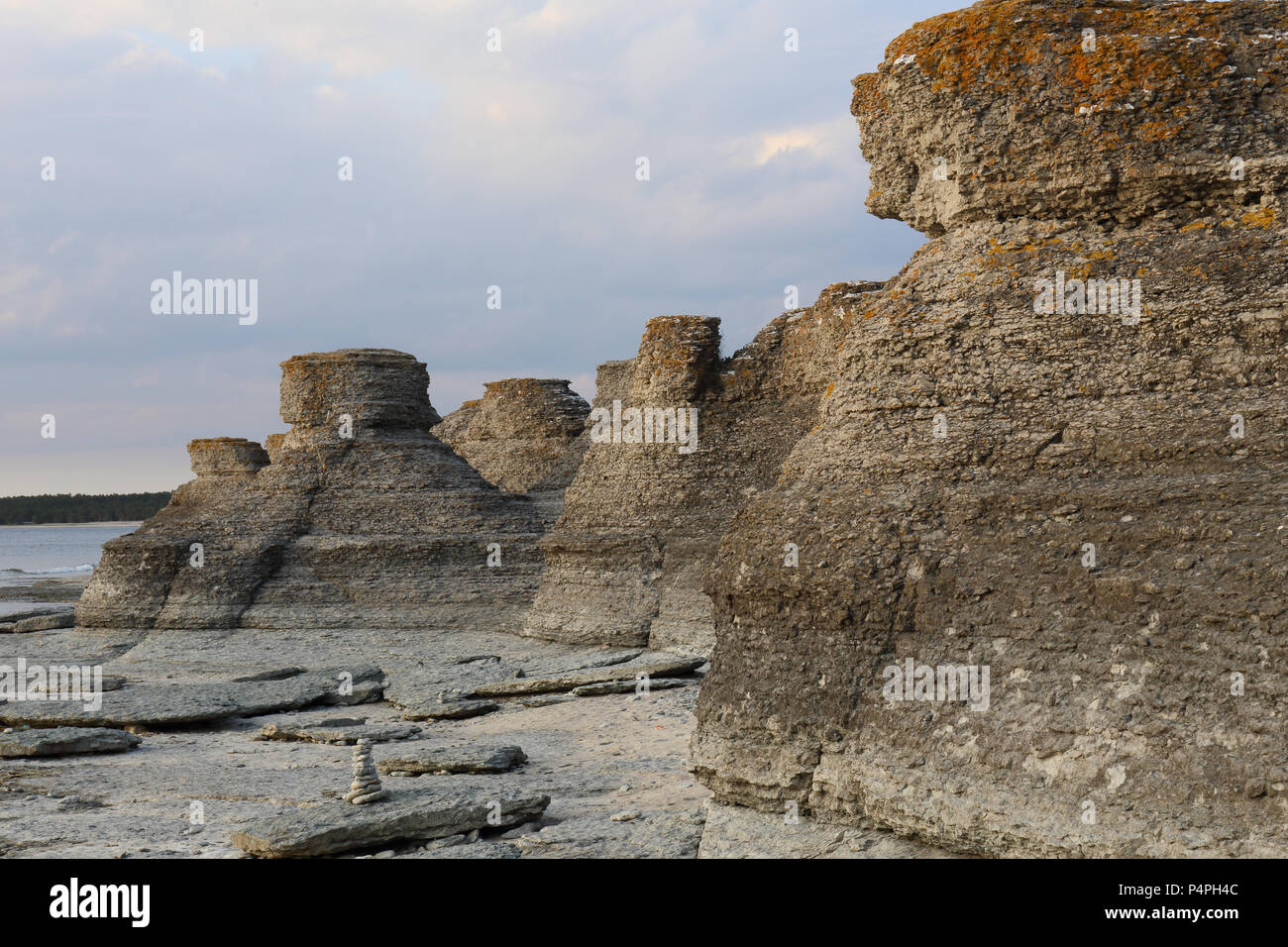 Sea stack stacks hi-res stock photography and images - Alamy