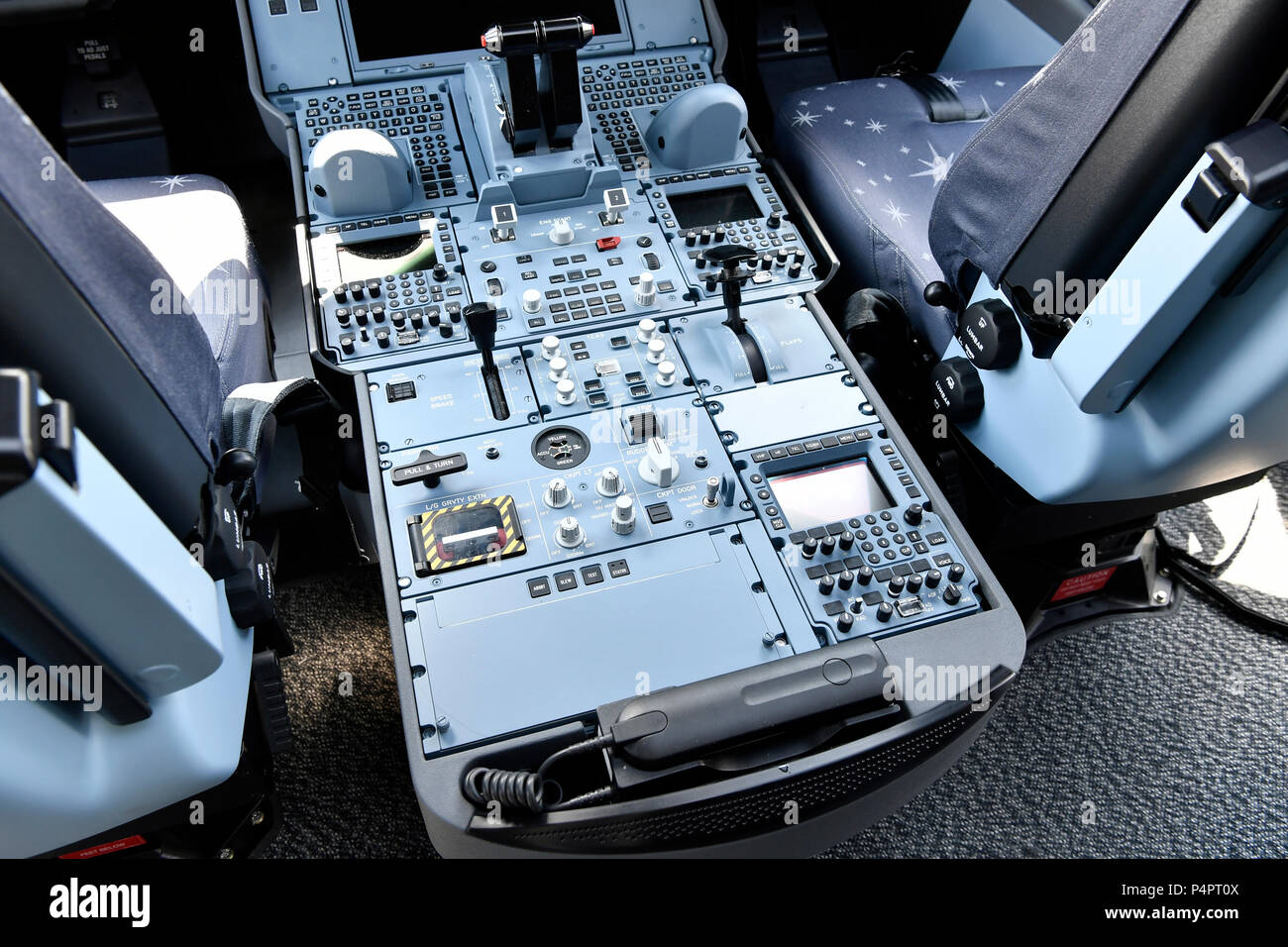 Airbus A350 1000 Cockpit Airbus A350 1000 Cockpit