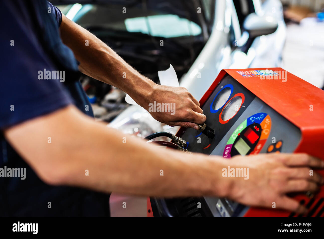 Car air conditioning unit hi-res stock photography and images - Alamy