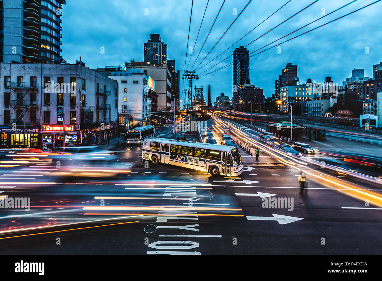 Midtown manhattan rush hour hi-res stock photography and images - Alamy