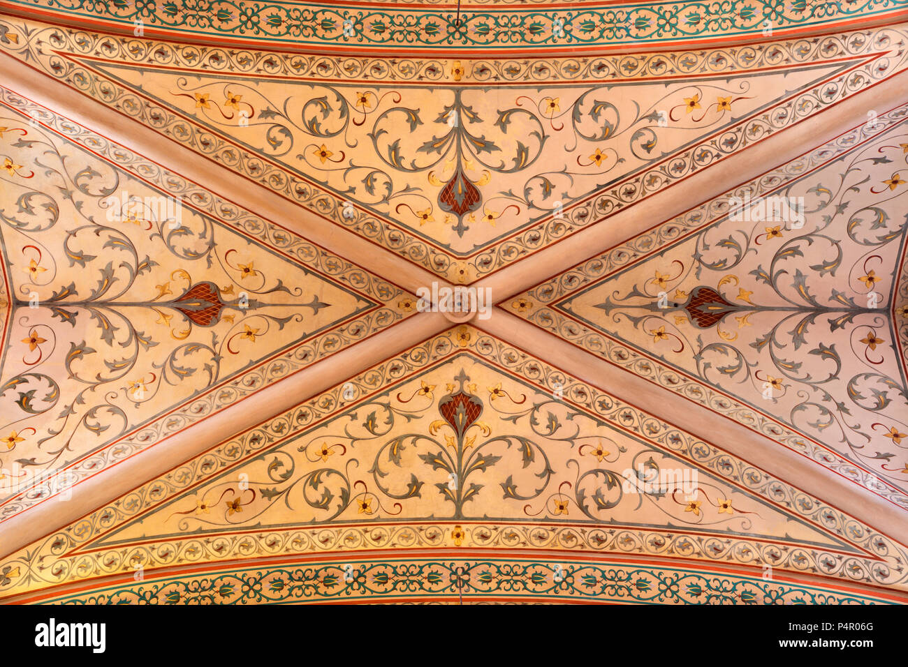 Gothic architecture ceiling hi-res stock photography and images - Alamy