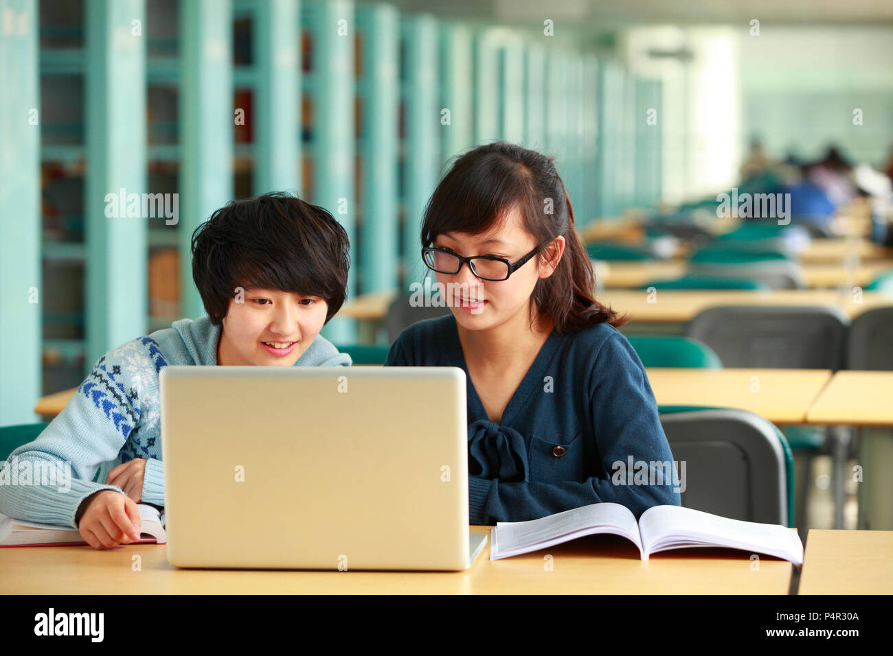 Chinese College Students Studying