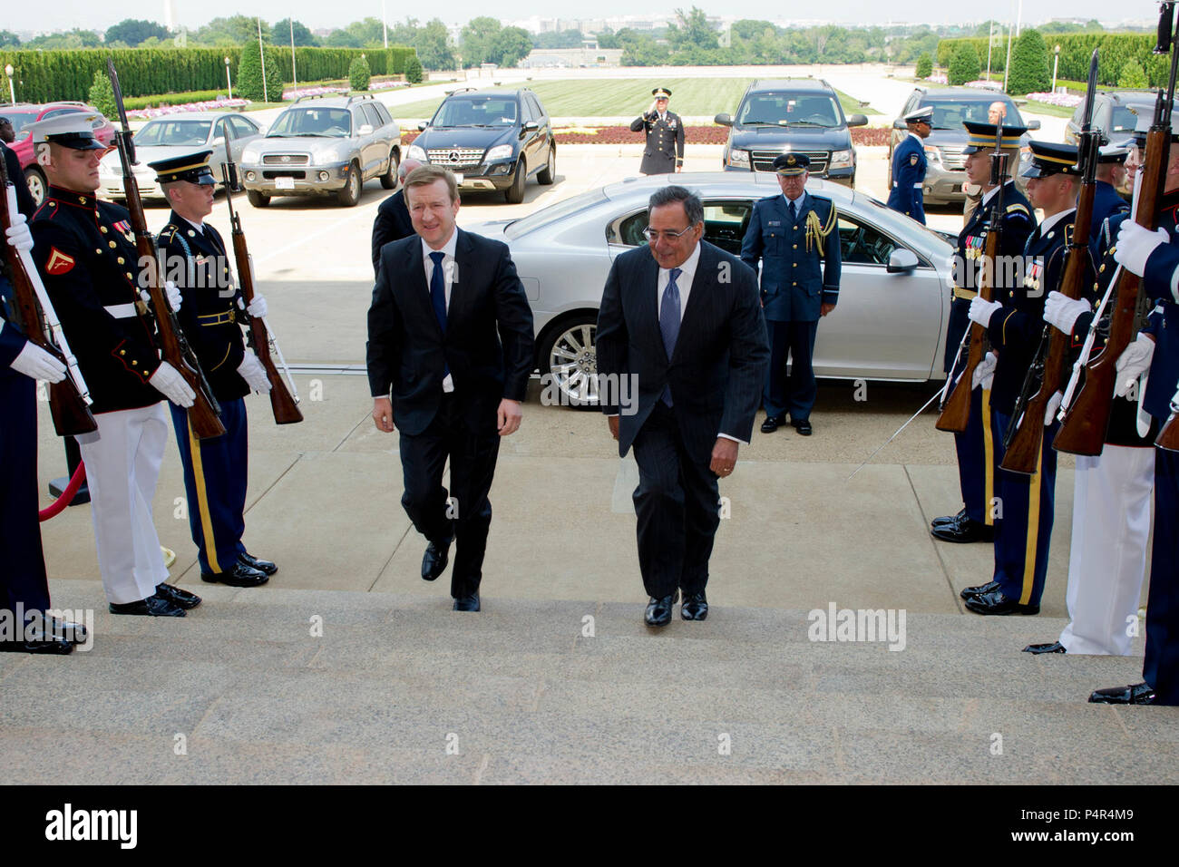 Secretary of Defense Leon E. Panetta, right, hosts an honor cordon ...