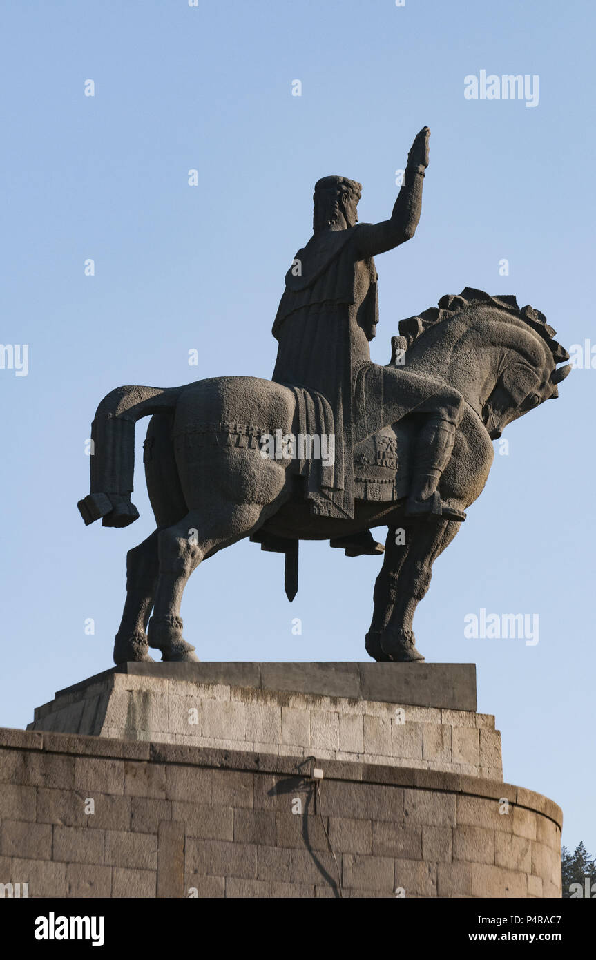 Georgia, Tbilisi, Metekhi Church of Assumption, w statue of King ...