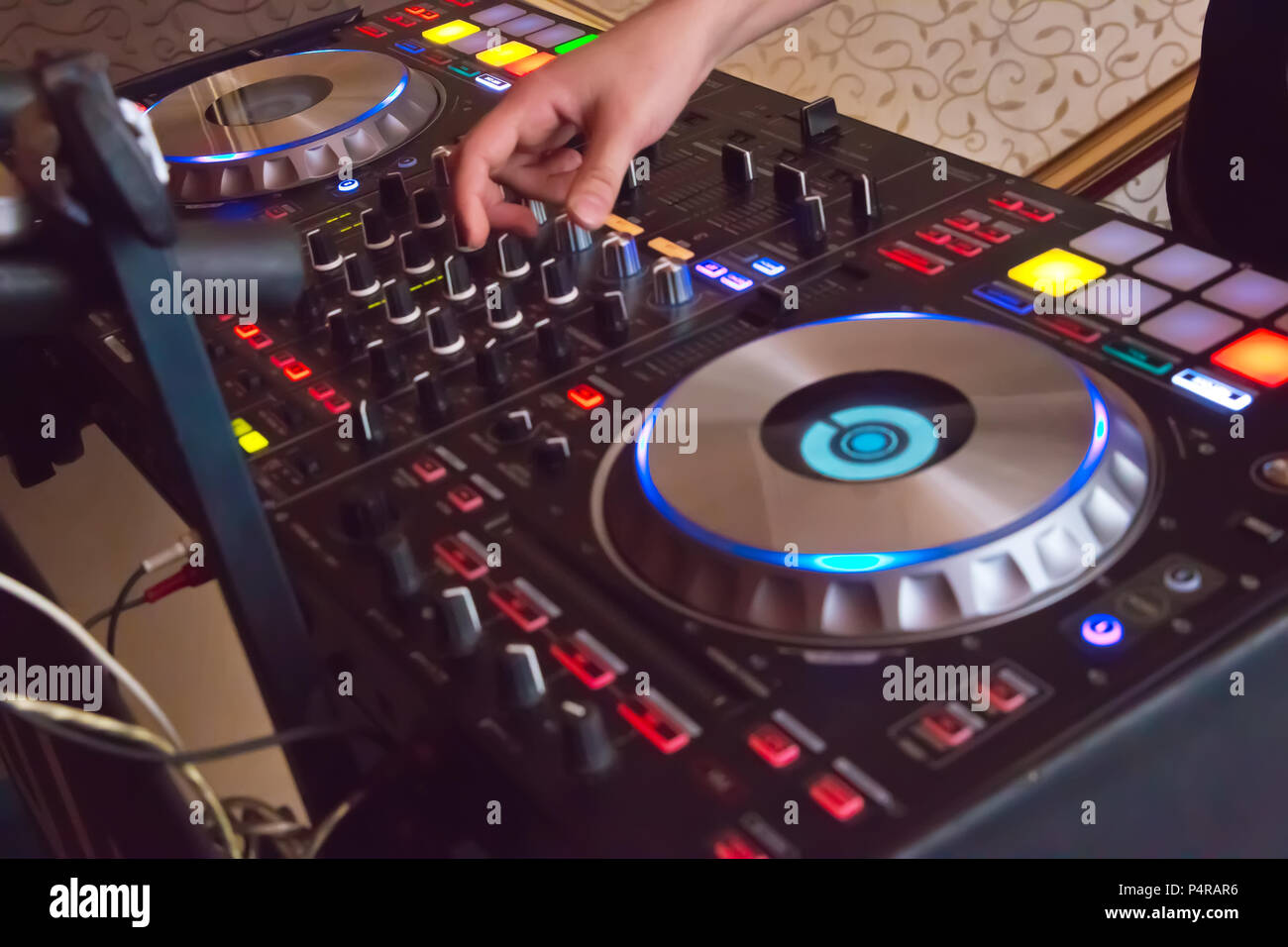 Busy turntable hi-res stock photography and images - Alamy