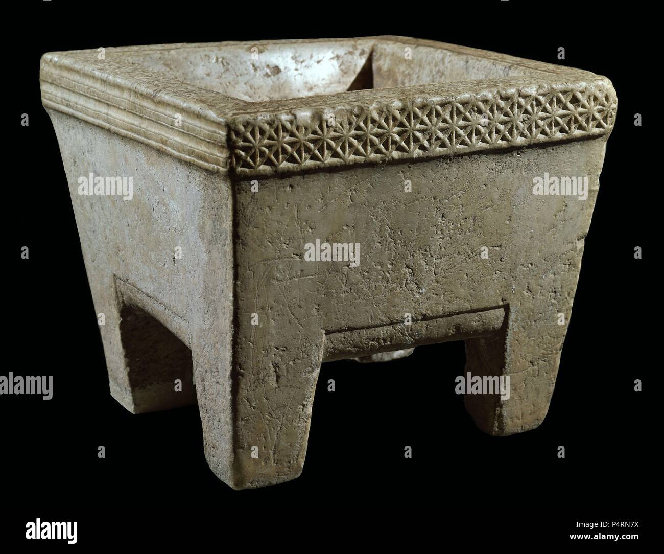 PILA BAUTISMAL VISIGODA. Location: MUSEO NACIONAL DE ARTE ROMANO ...