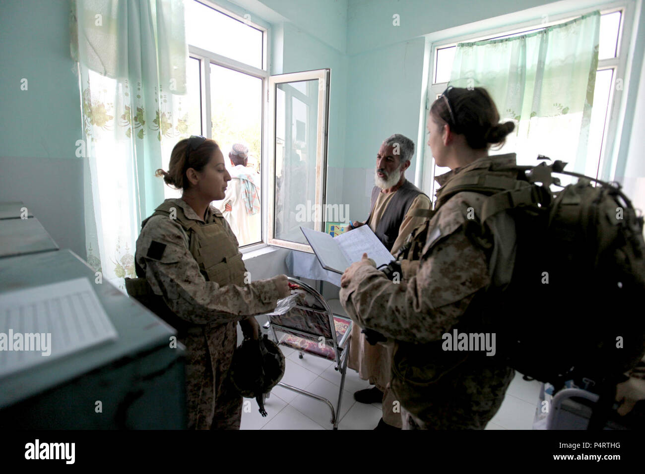 Female marines history hi-res stock photography and images - Alamy