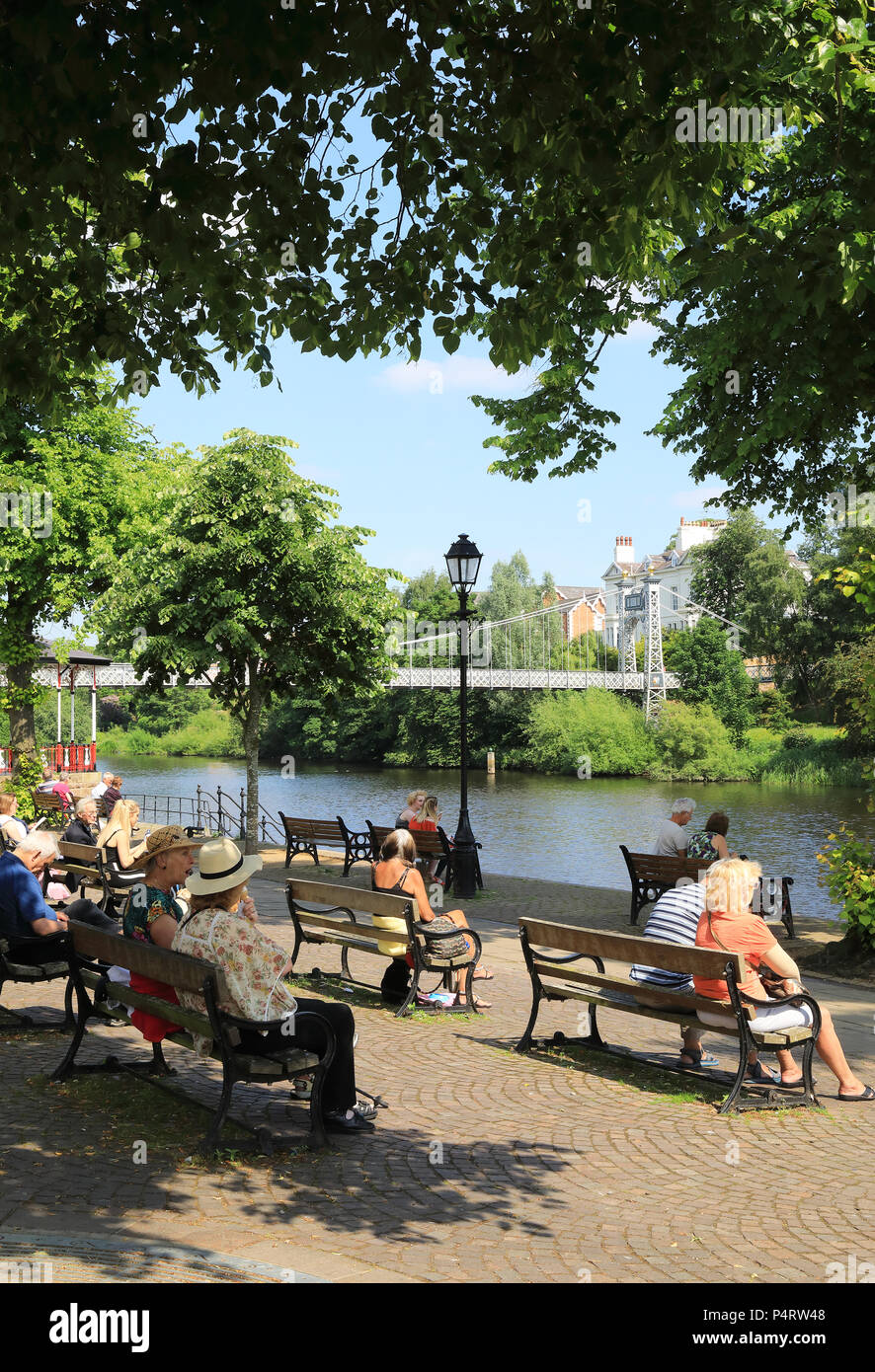 Groves river dee chester cheshire hi-res stock photography and images ...