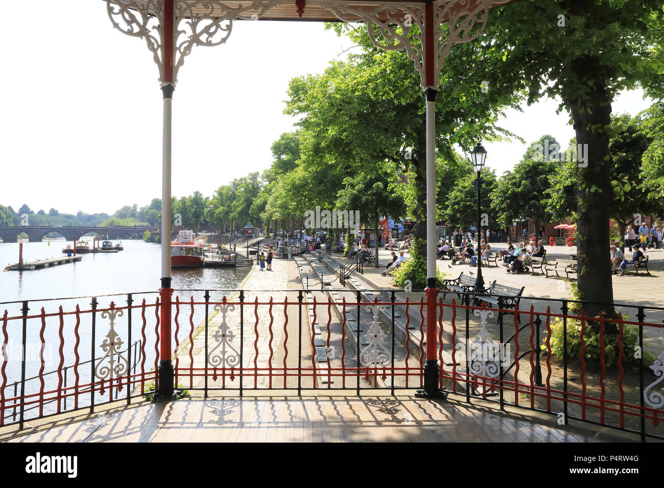 Groves river dee chester cheshire hi-res stock photography and images ...