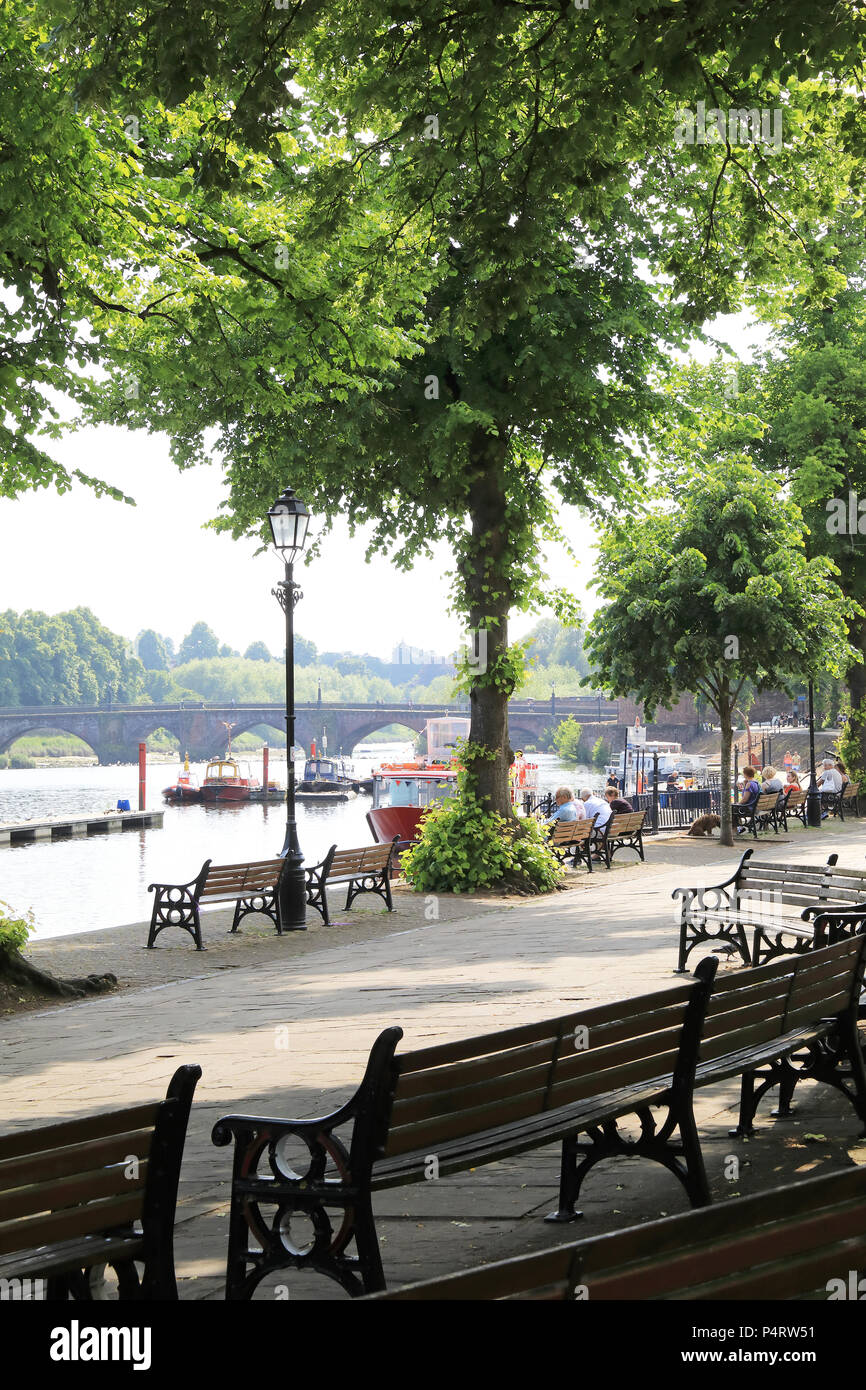Groves river dee chester cheshire hi-res stock photography and images ...