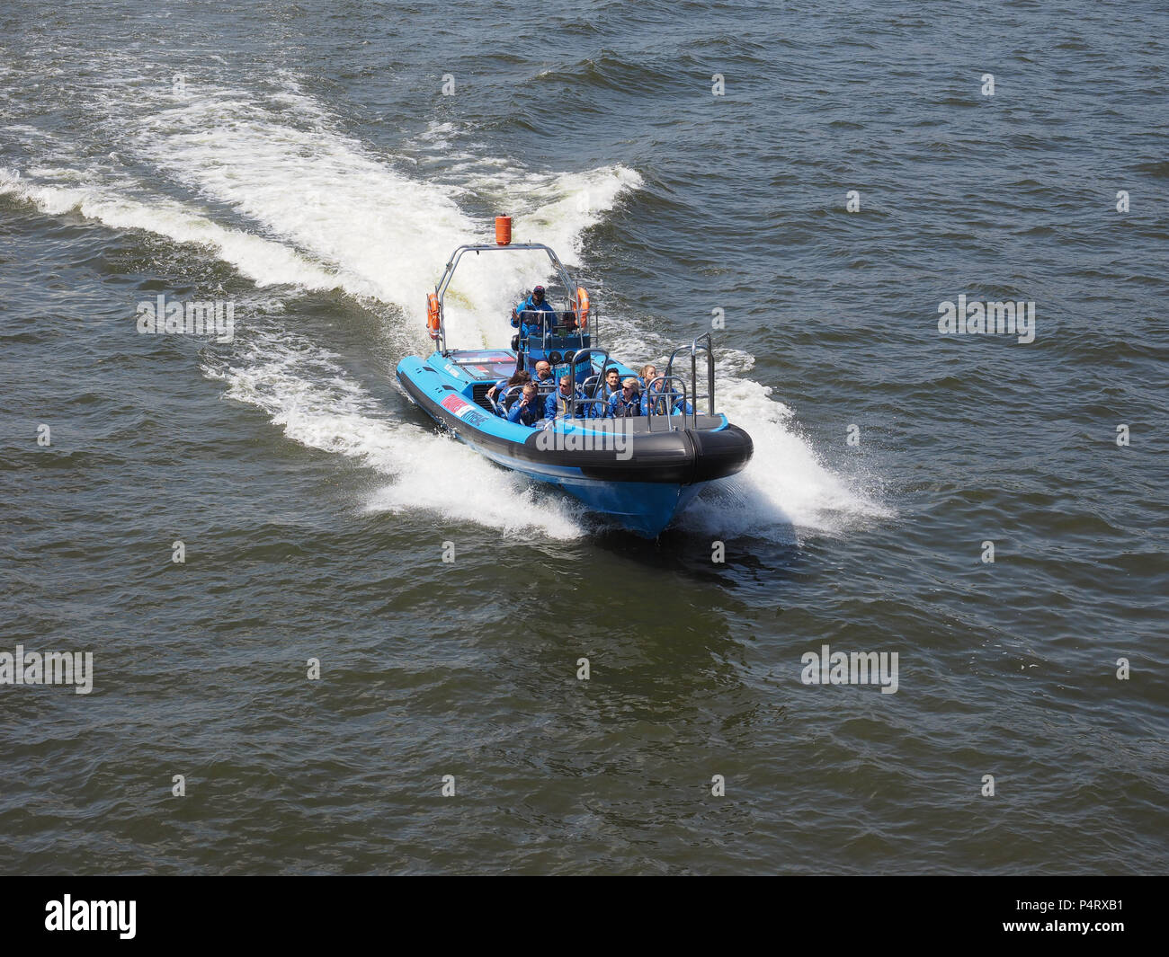 High speed boat on river hi-res stock photography and images - Alamy