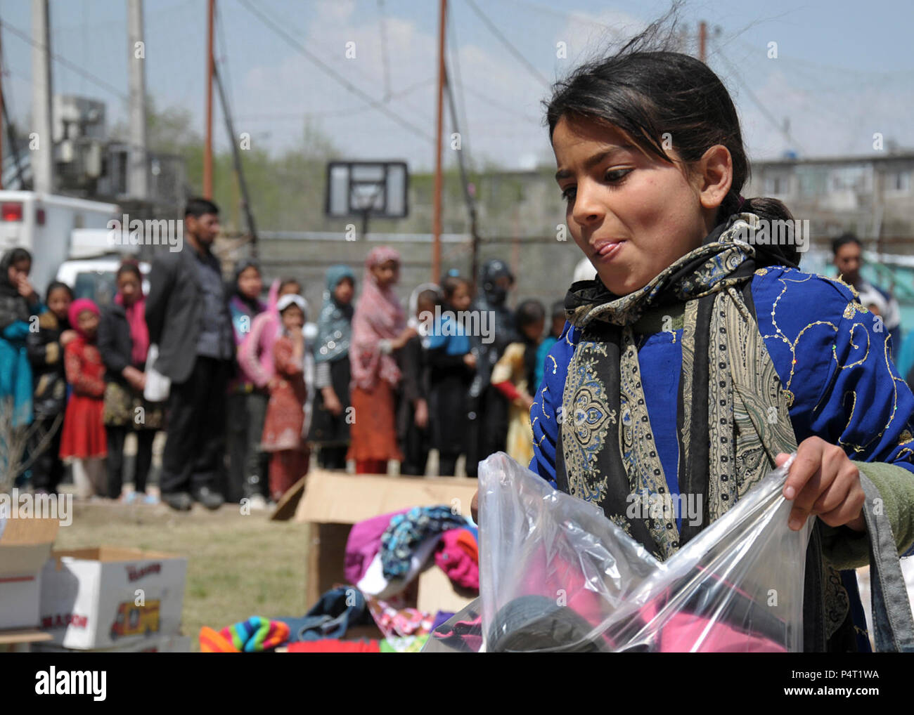 Afghan refugee hi-res stock photography and images - Alamy
