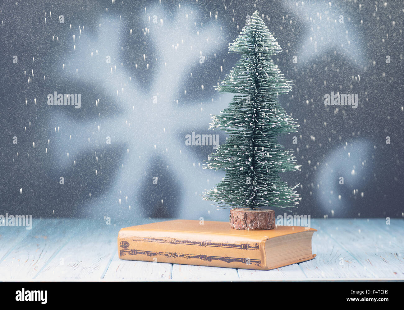 Open book with tree of knowledge hi-res stock photography and images ...