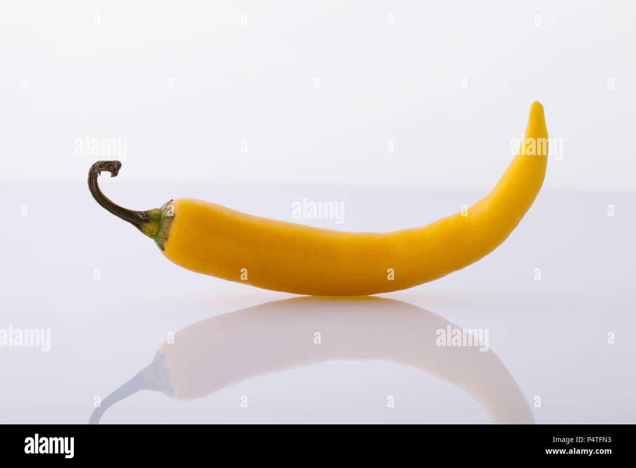 yellow Chilli, gelbe Chili Stock Photo - Alamy