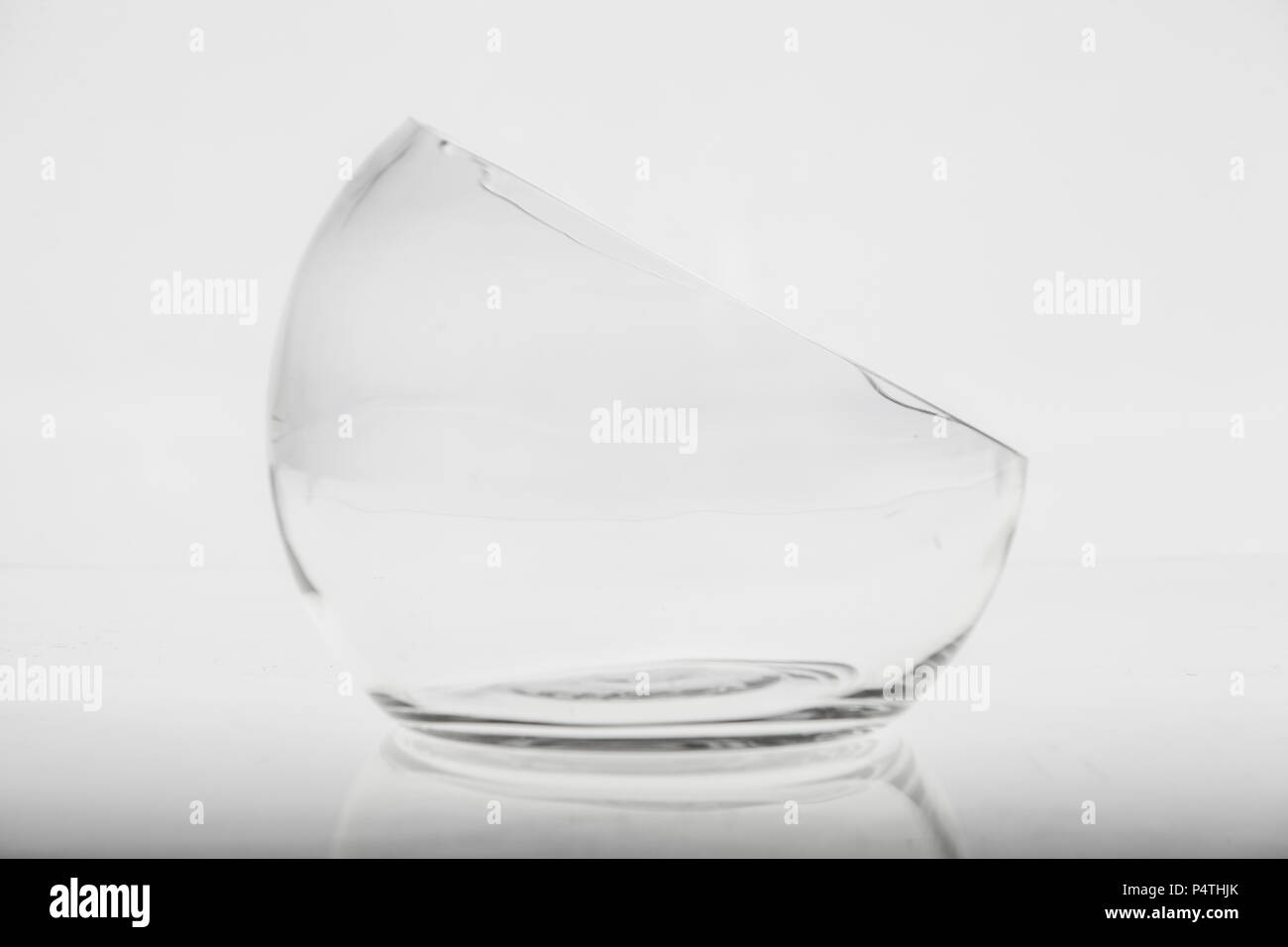 White square curved plate hi-res stock photography and images - Alamy