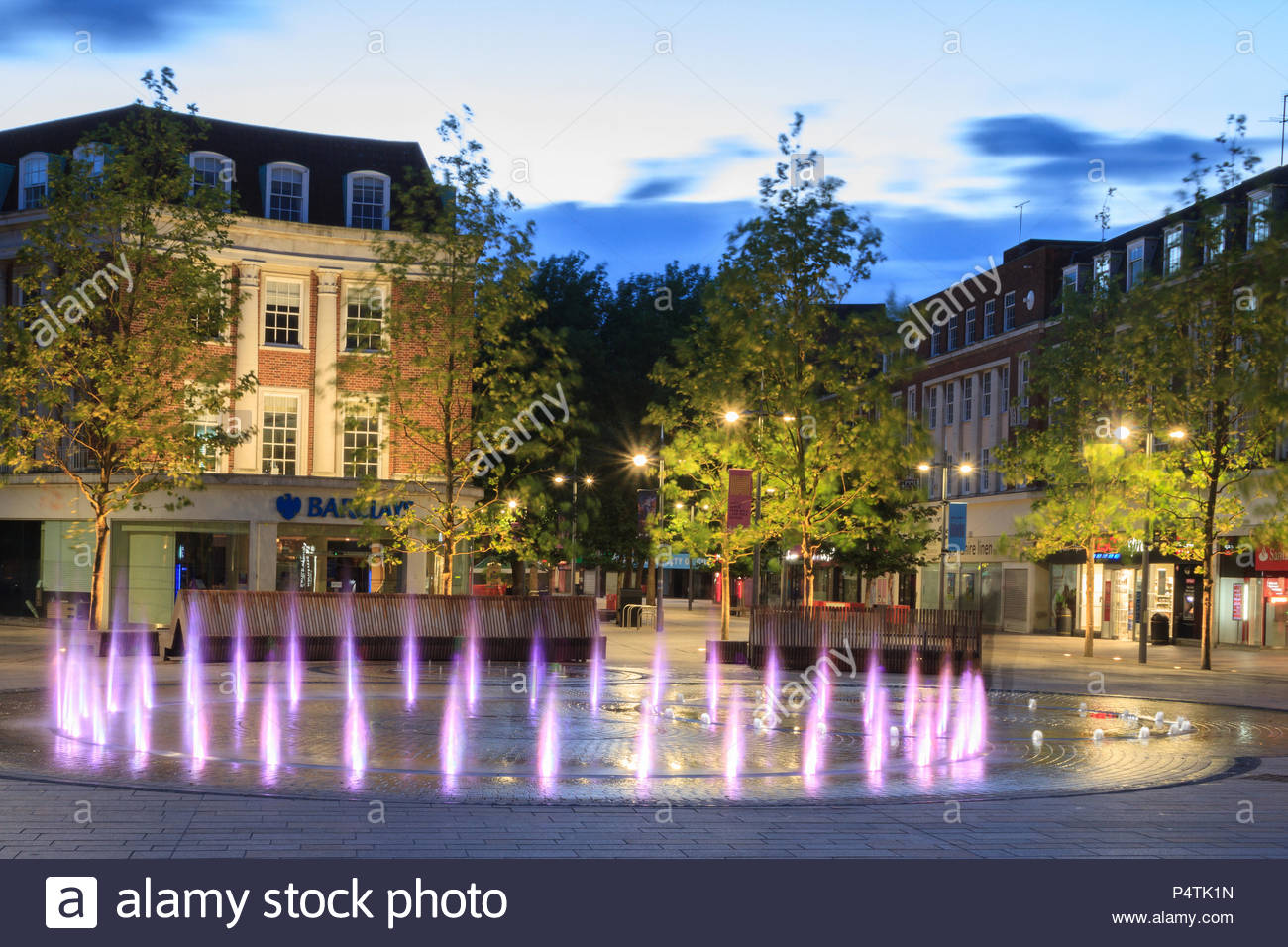 Queen Victoria Square Hull Stock Photos & Queen Victoria Square Hull ...