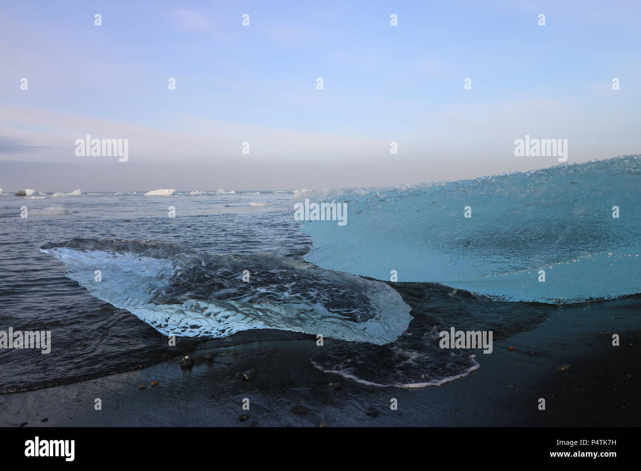 Sunrise icebergs diamond beach hi-res stock photography and images - Alamy