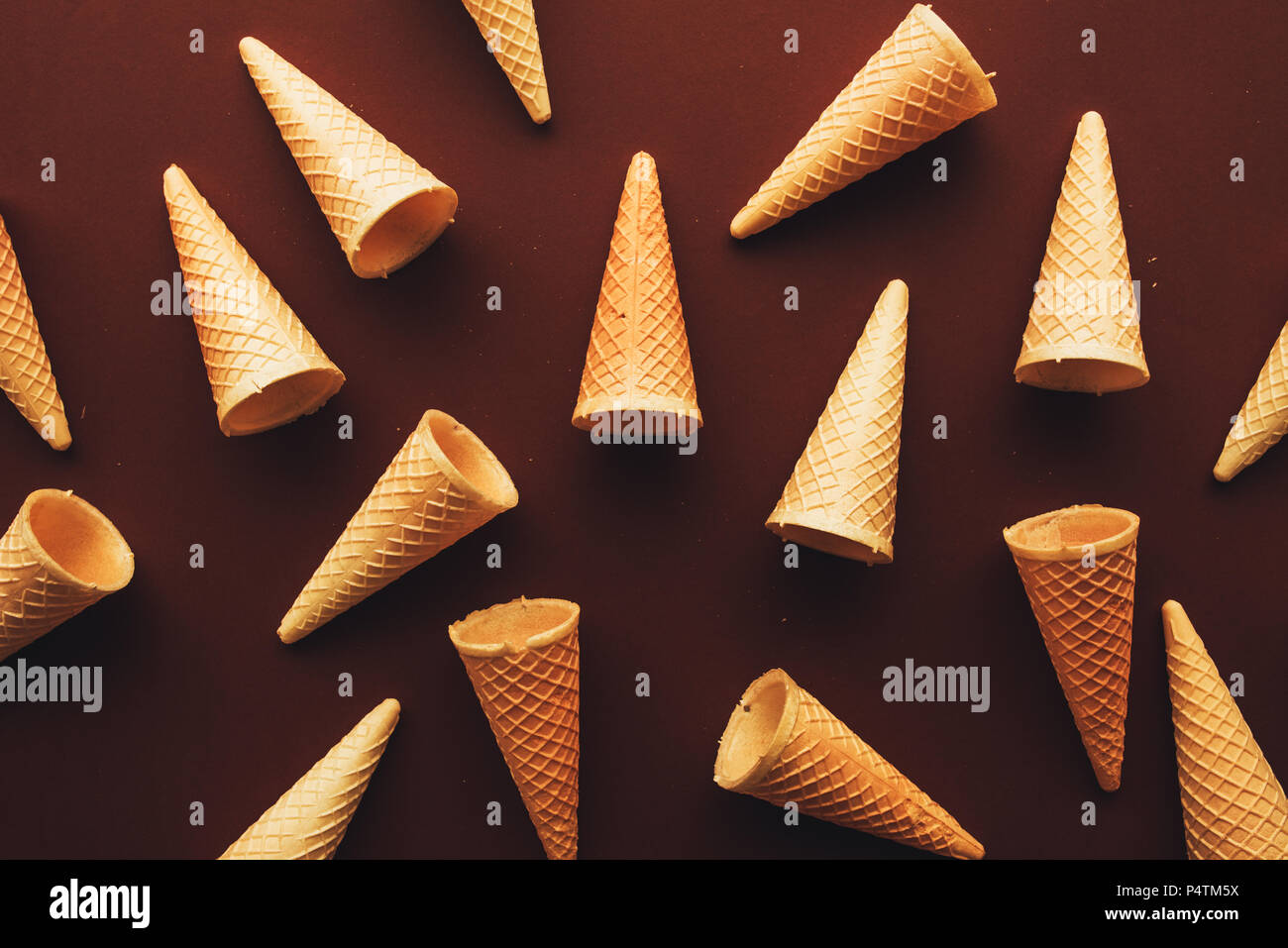 Large ice cream cones hi-res stock photography and images - Alamy