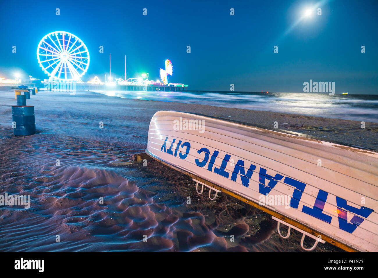 Atlantic city boardwalk and night hi-res stock photography and images ...