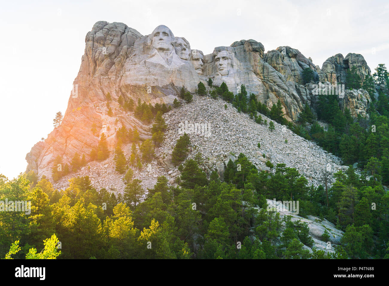 mount Rushmore natonal memorial at sunset Stock Photo - Alamy