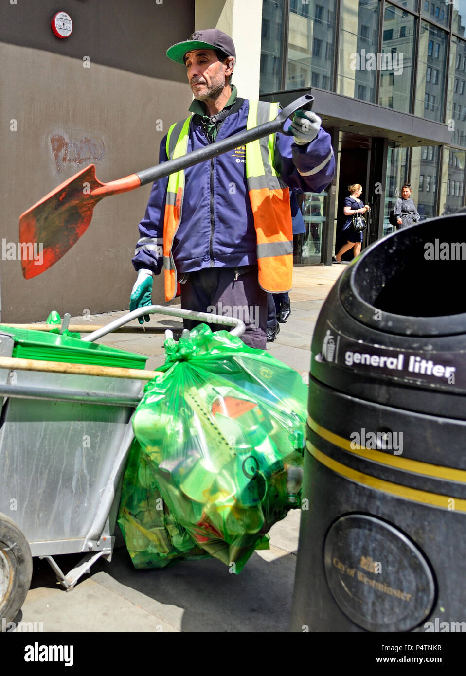 Westminster rubbish hi-res stock photography and images - Alamy