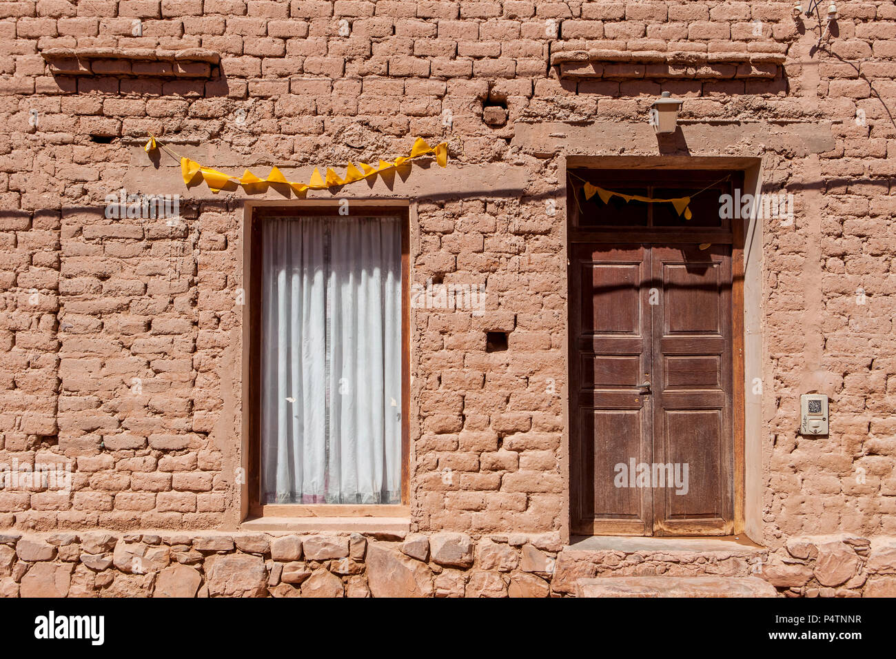 Door of an adobe structure house hi-res stock photography and images ...
