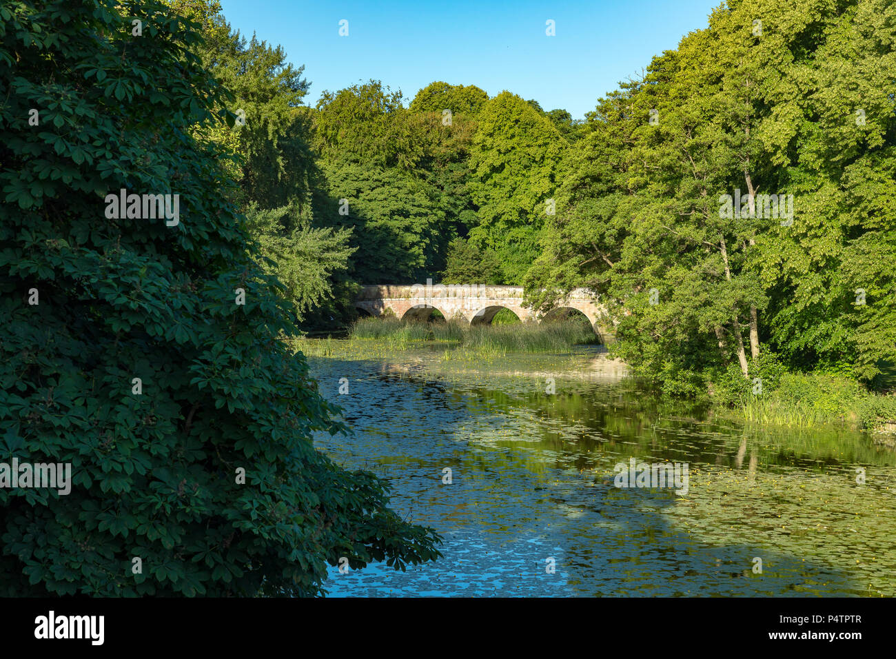 Bridge over dorset stour river hi-res stock photography and images - Alamy