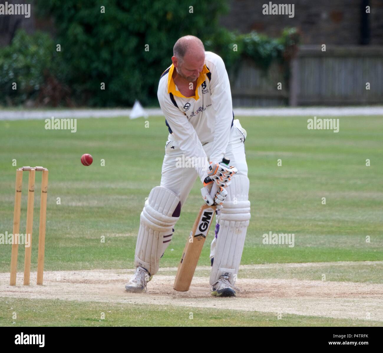 Ball and stumps hi-res stock photography and images - Alamy