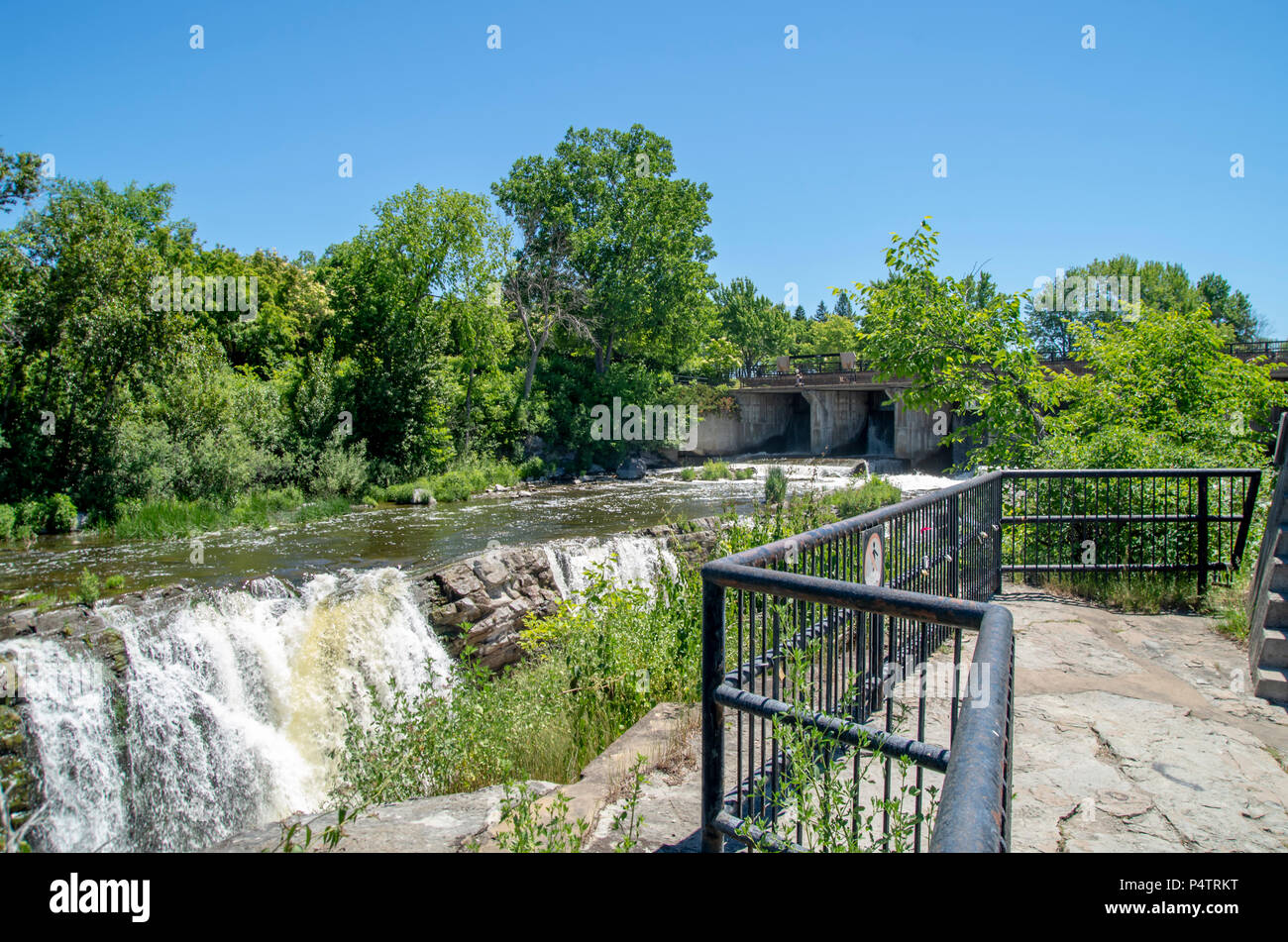 Hog's Back Park and waterfall 36 Stock Photo - Alamy