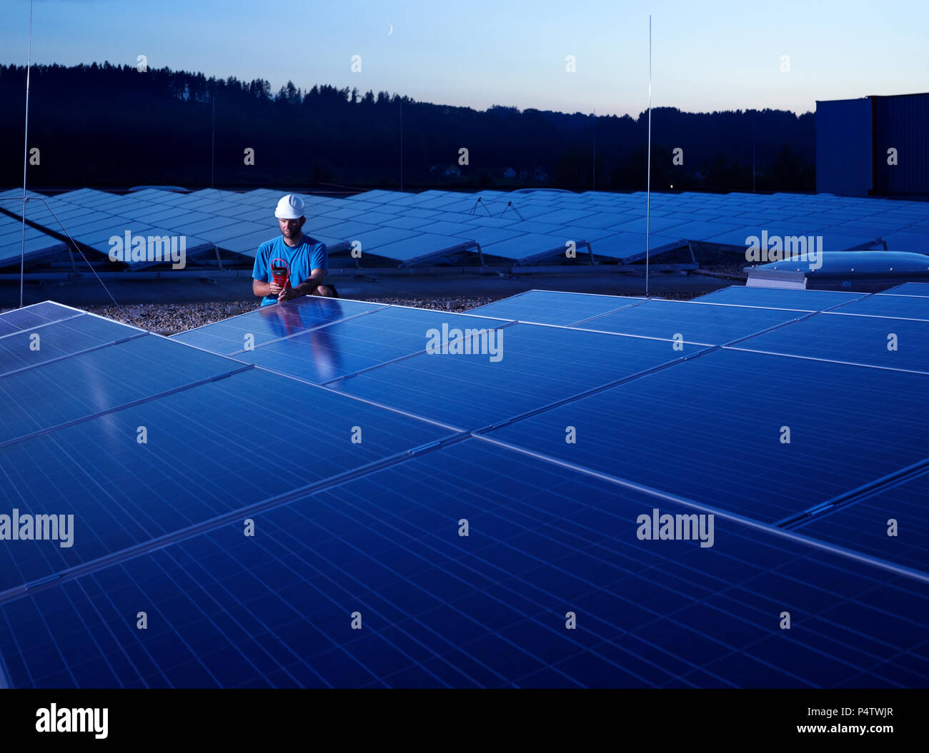 Solar powered stations hi-res stock photography and images - Alamy