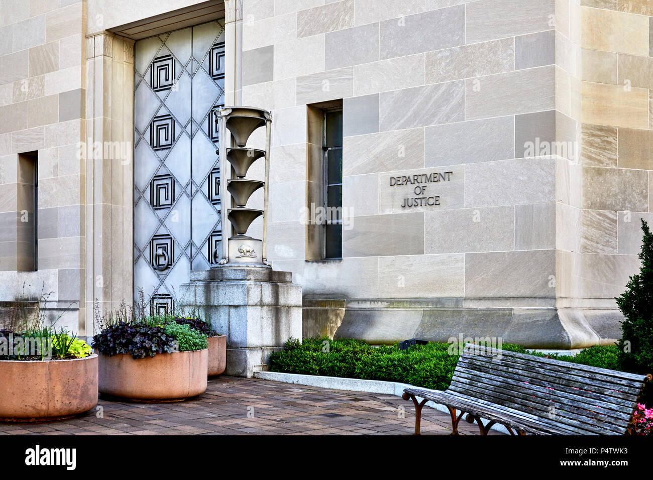 Department of justice building hi-res stock photography and images - Alamy