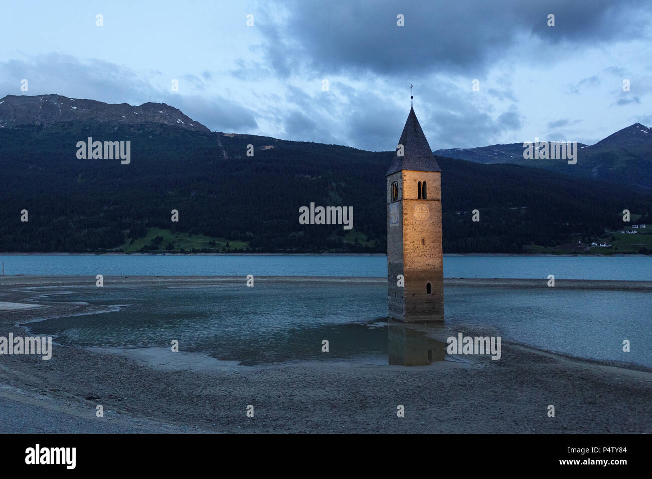 Lake Reschen, Italy Stock Photos & Lake Reschen, Italy Stock Images - Alamy