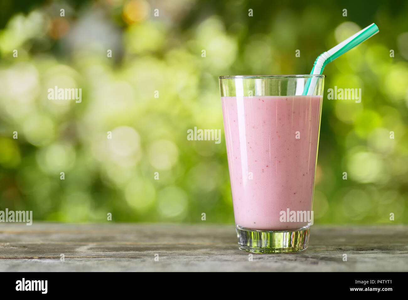 Pink shake hi-res stock photography and images - Alamy