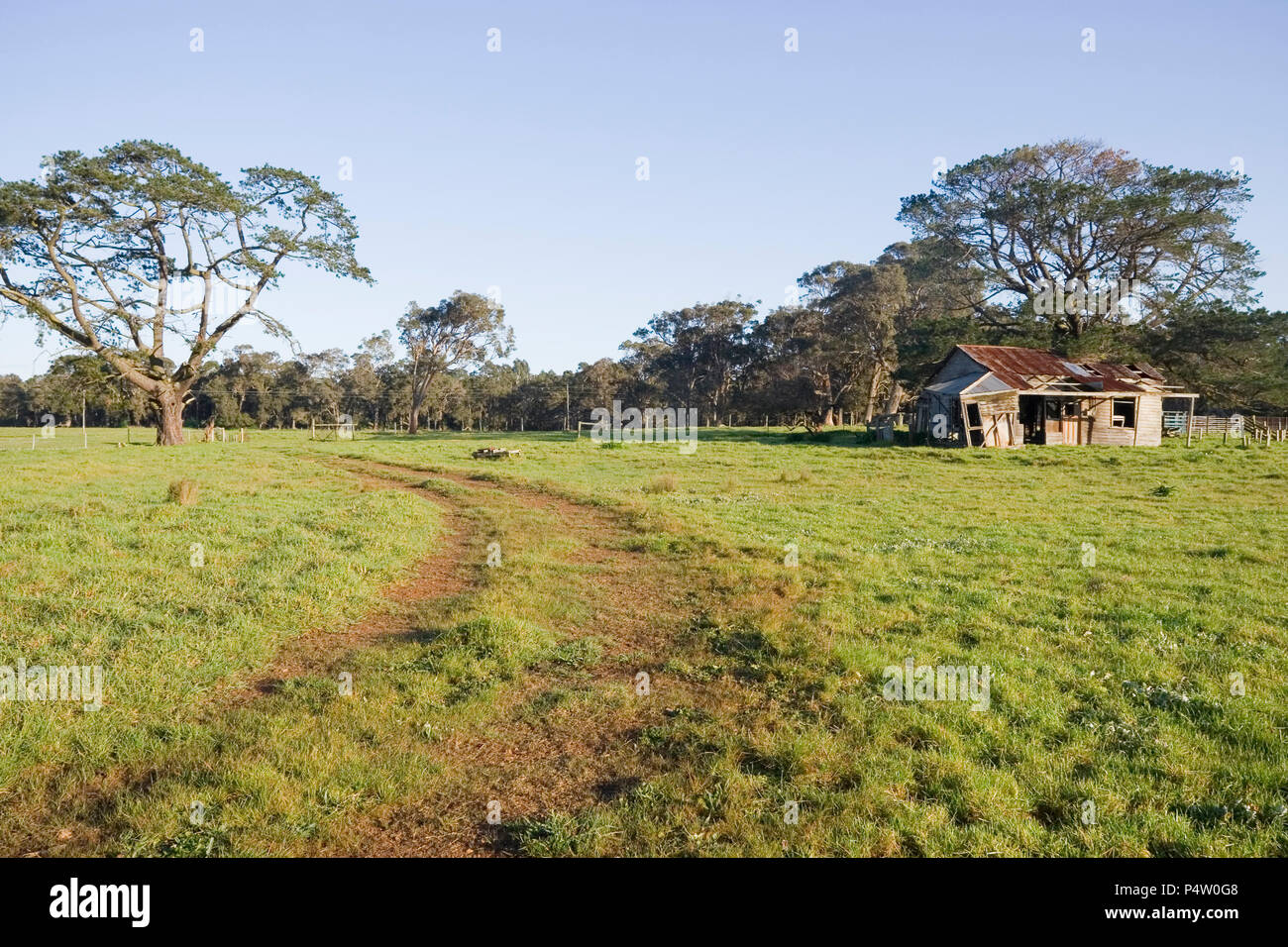 Australian outback house hi-res stock photography and images - Alamy