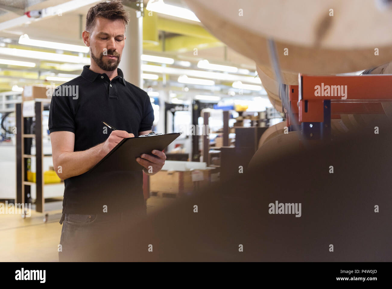 Clipboard man hi-res stock photography and images - Alamy