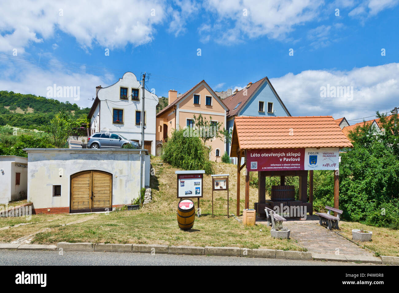Pavlov, CHKO Pálava, Jizni Morava, Ceska republika / Pavlov village ...