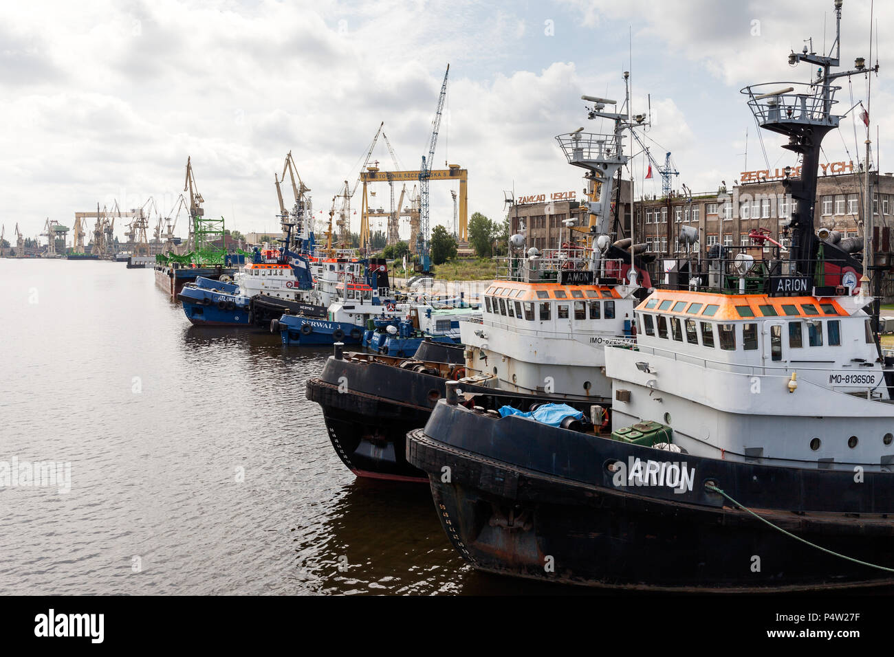 Harbor tug hi-res stock photography and images - Alamy