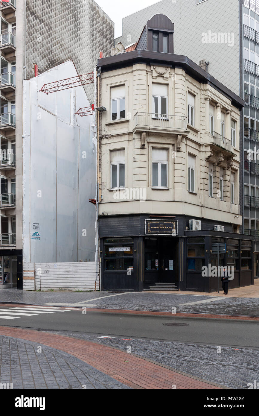 Missing house exterior hi-res stock photography and images - Alamy