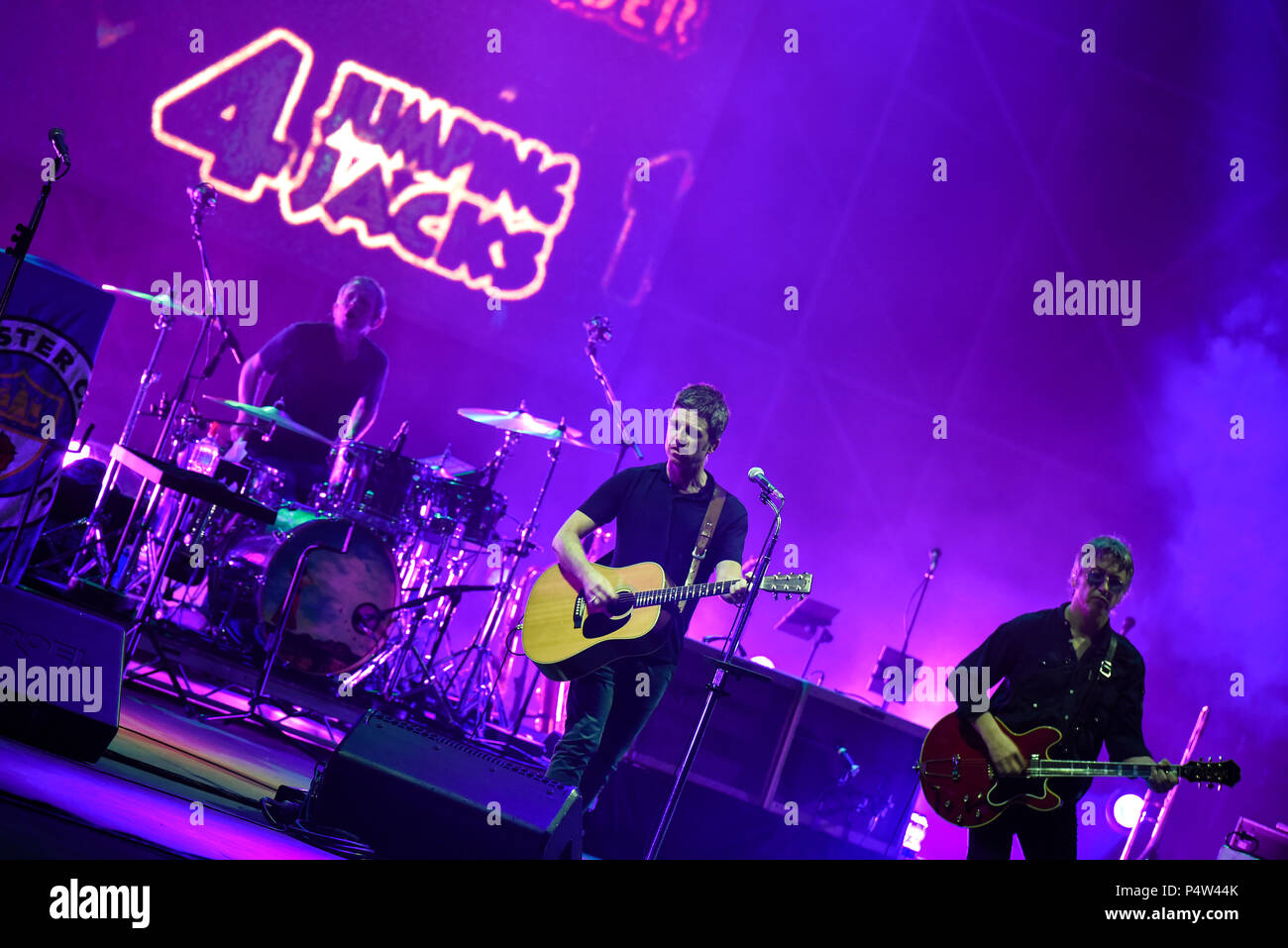 Noel thomas david gallagher hi-res stock photography and images - Alamy